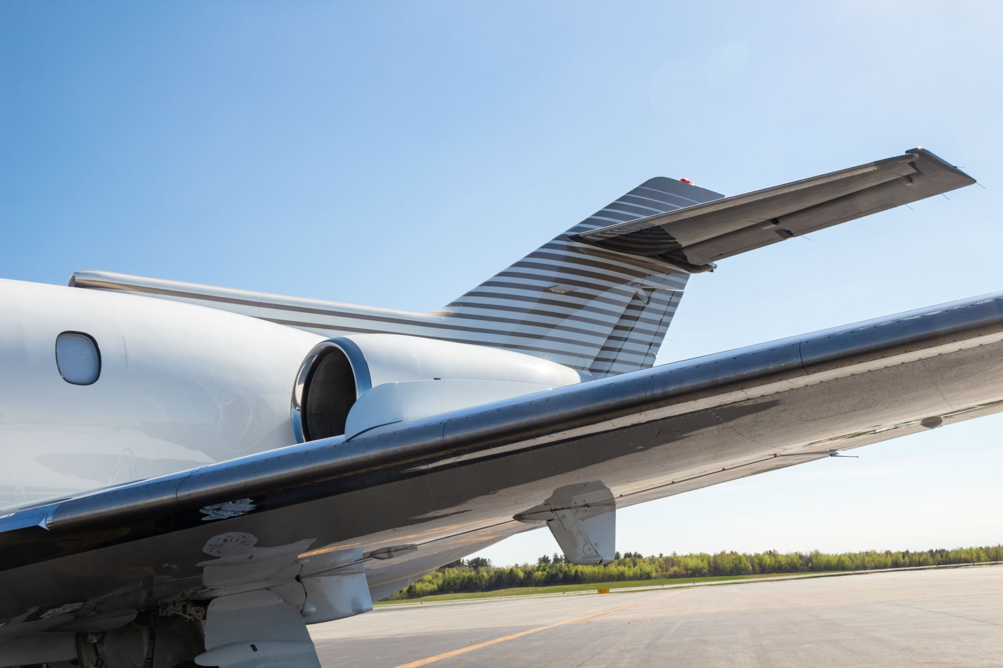 How to Minimize Corrosion on Hawker Leading Edges? - C&L Aero